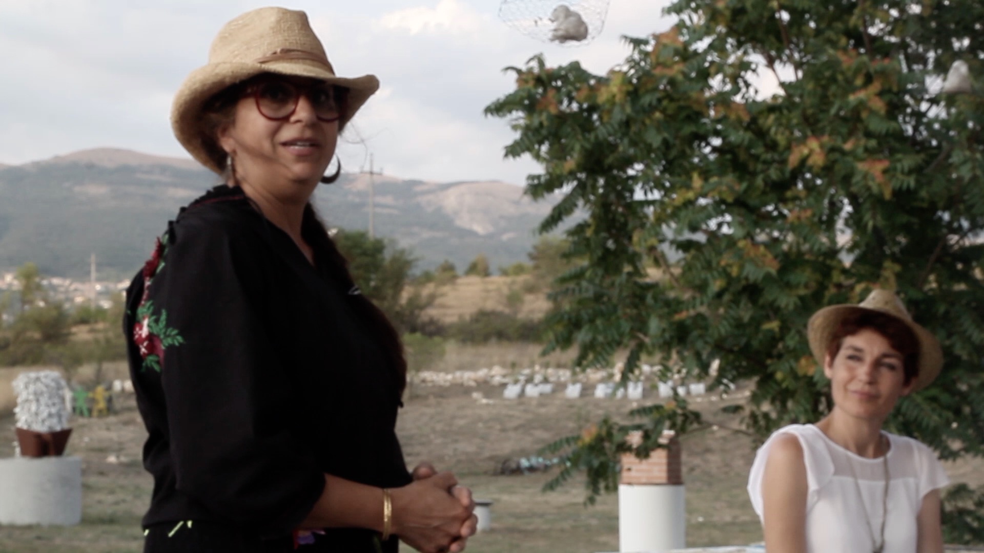 RIABITARE CON L’ARTE: LE COPERTE ABRUZZESI DIVENTANO UN MOSAICO, A ...