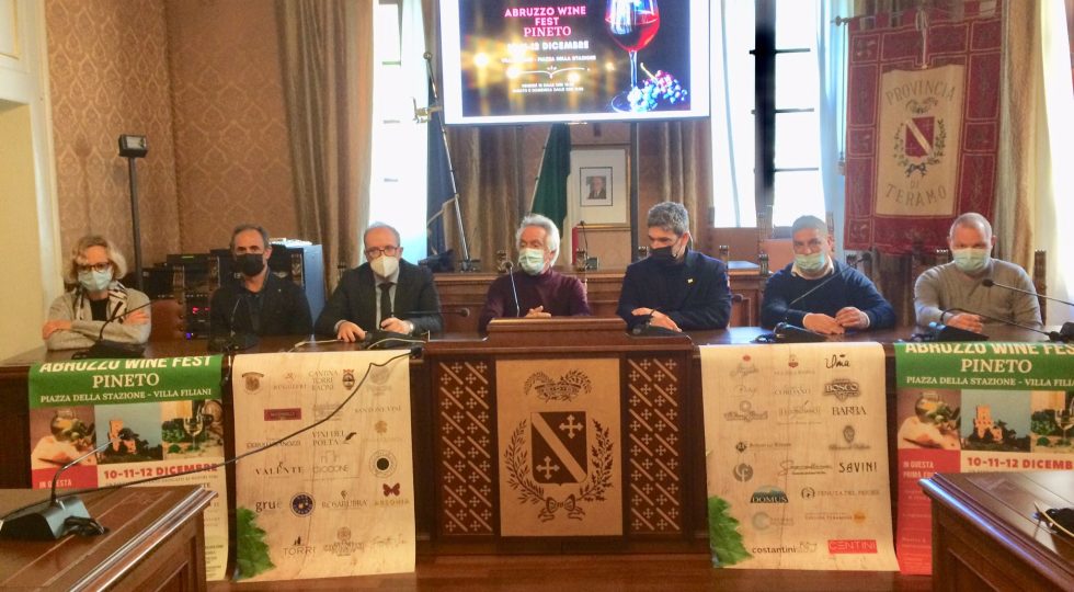 ABRUZZO WINE FEST, A PINETO 40 CANTINE E CENTO ETICHETTE - Virtù ...