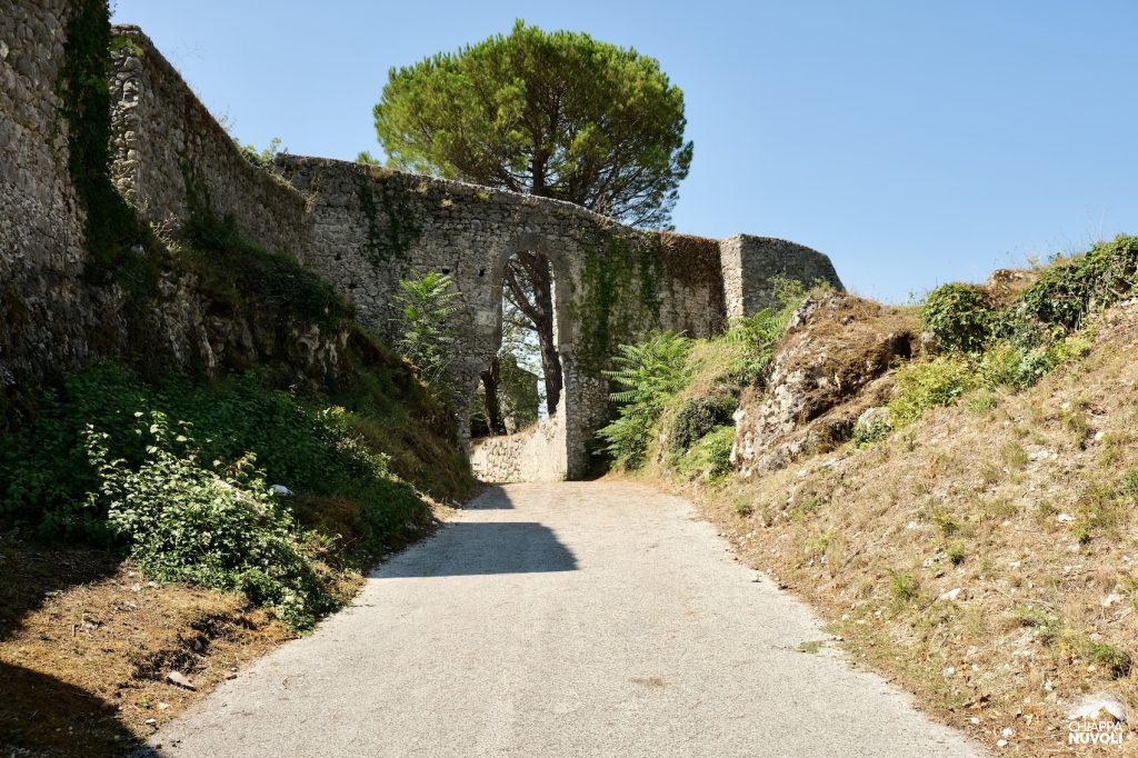 IL CASTELLO DI VICALVI, LA STORIA E LA LEGGENDA DI UN GIOIELLO IN ...
