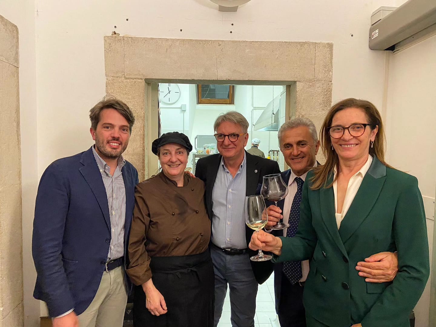 Fiorduva e gli altri vini di Marisa Cuomo e Andrea Ferraioli, da Elodia ...