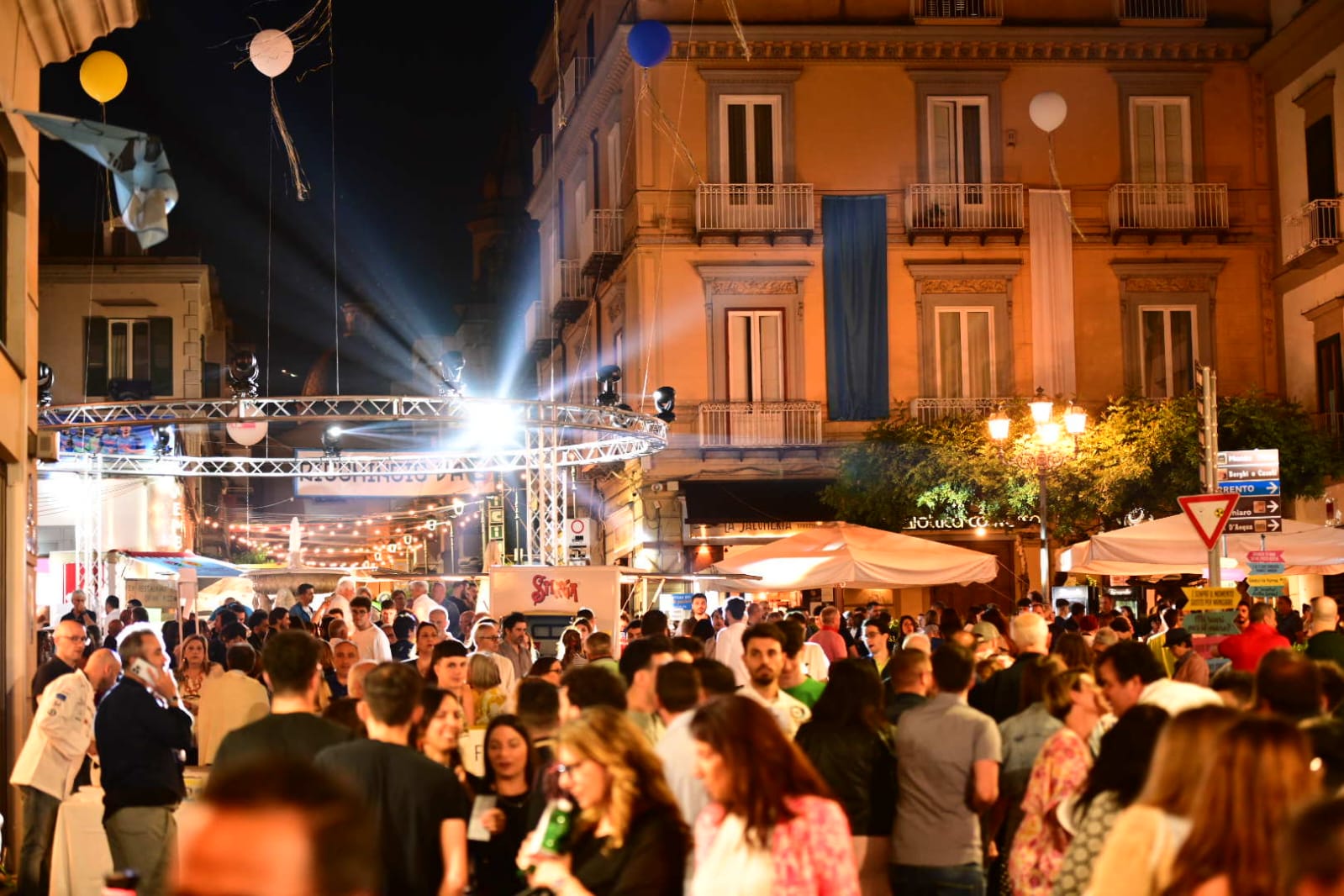 Festa a Vico, la creazione di Federico Marrone al "Dessert Storm ...